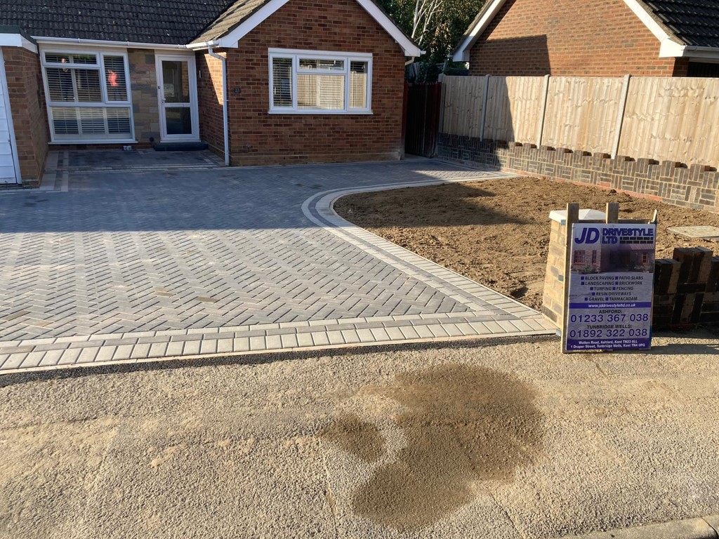 Charcoal and Light Grey Block Paving Driveway in Ashford, Kent - JD ...