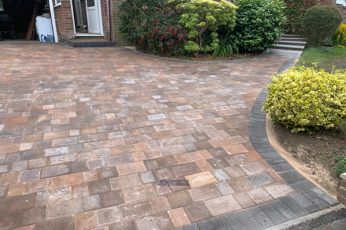 Driveway with Brindle Tegula Paving and Charcoal Border in Tunbridge ...