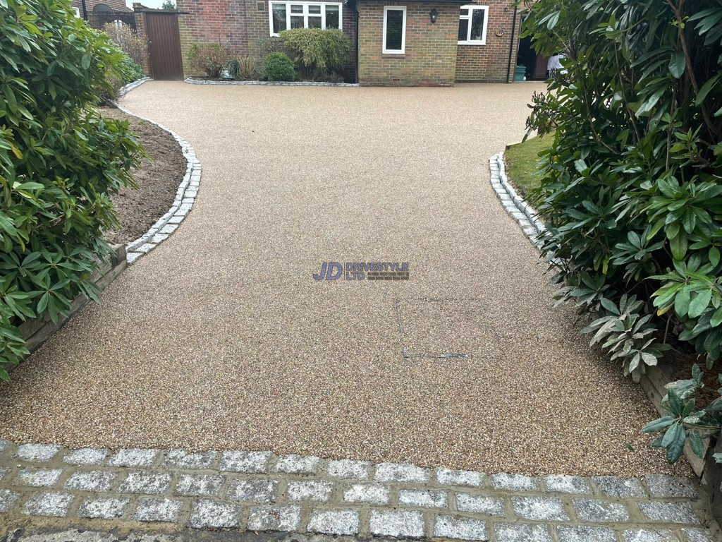 Resin Bound Driveway with Cobble Setts Edging in Tunbridge Wells - JD ...
