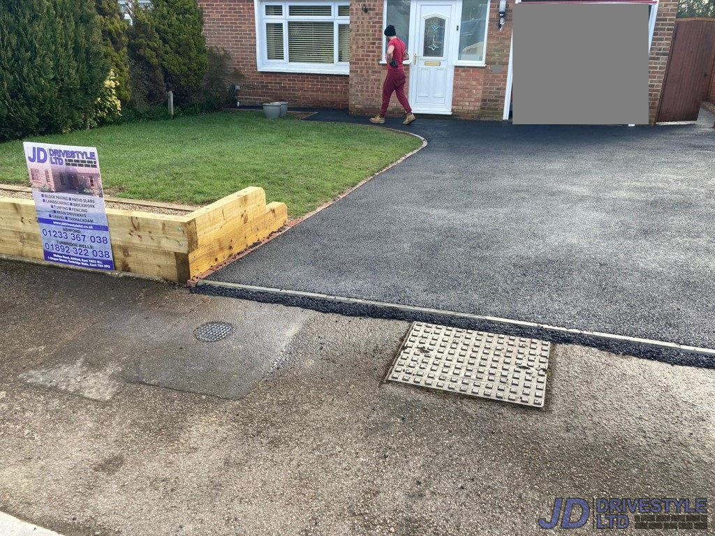 Tarmac Driveway with Sleeper Wall in Tunbridge Wells, Kent - JD ...